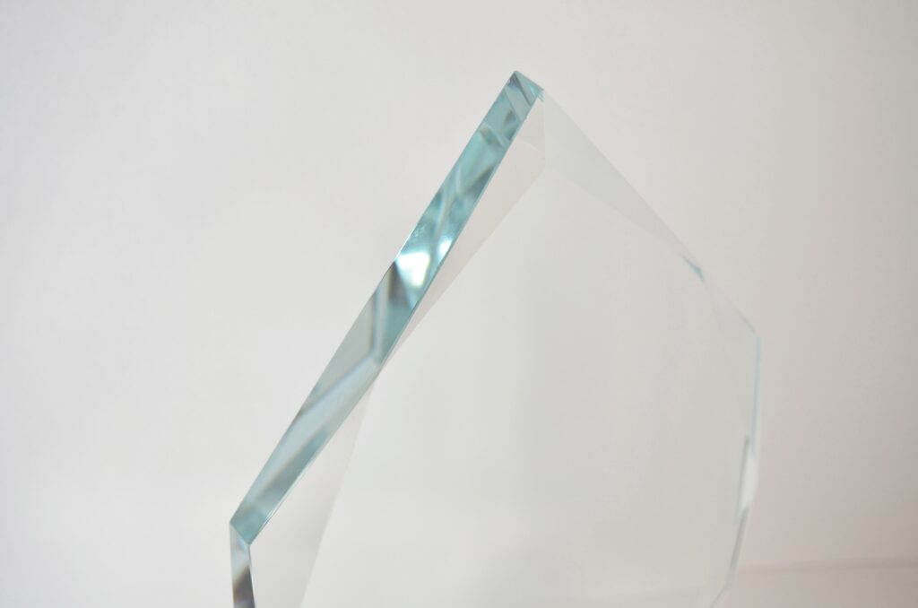 Cristal Hexagonal borde diamante • Andrés Olivares